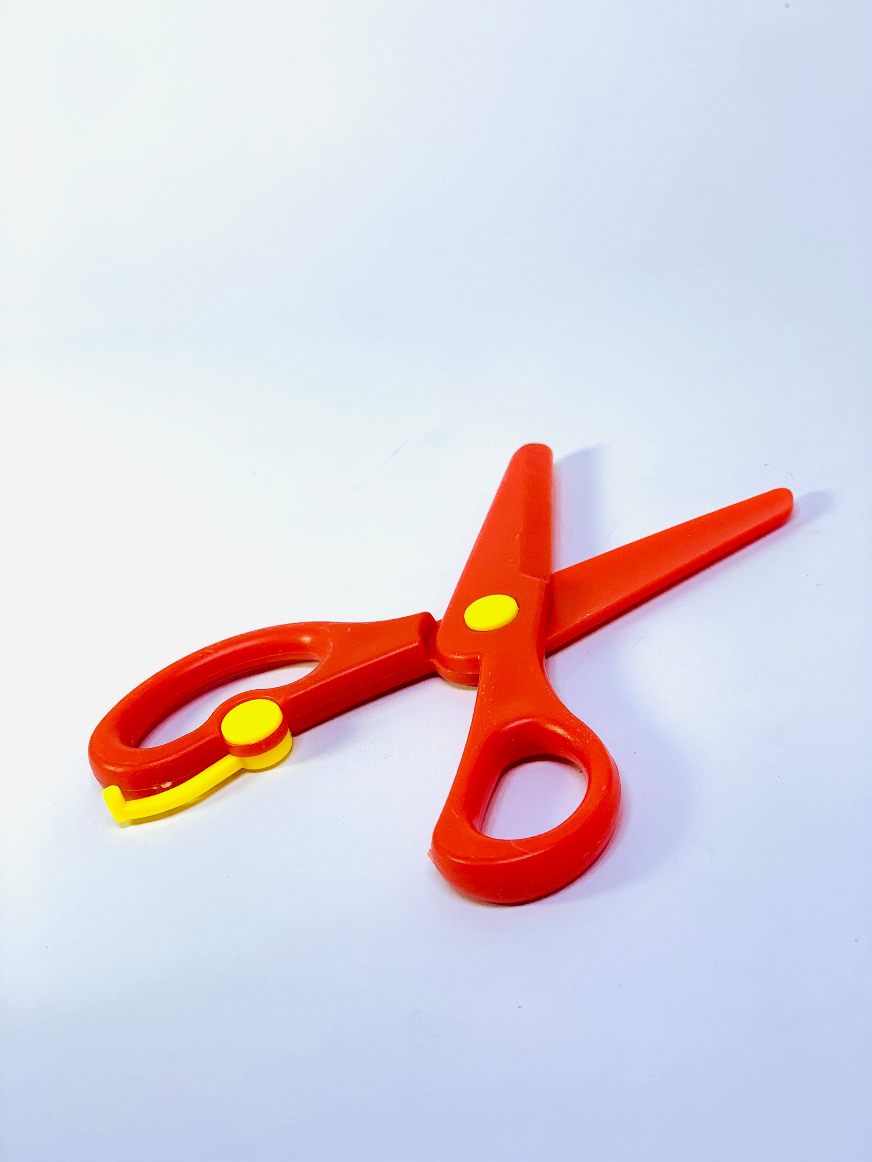 PLASTIC SCISSOR RED – AL NAHAR STATIONERY